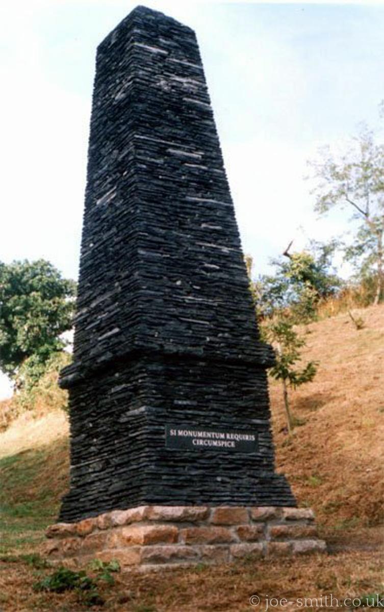 Vases and decorative sculpture for the garden, in slate and stone, by ...